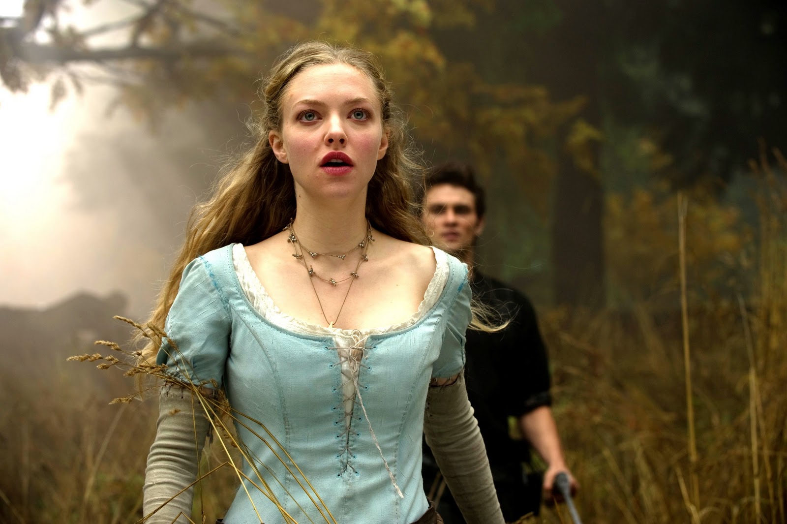Free Hollywood Movie Pictures Photos Images Wallpapers Trailers Hollywood Red Riding Hood Movie free-hollywood-movie-pictures-photos-images-wallpapers-trailers-hollywood-red-riding-hood-movie