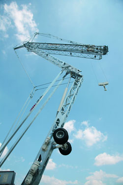 Web Empilhadeiras: Saur – Empresa importadora da grua automontante