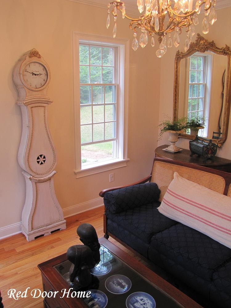 Brighten Up Your Living Room With Aria Ivory Paint | Remodelaholic