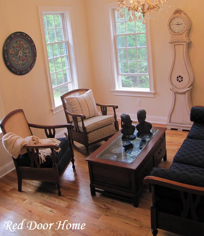 Brighten Up Your Living Room With Aria Ivory Paint | Remodelaholic