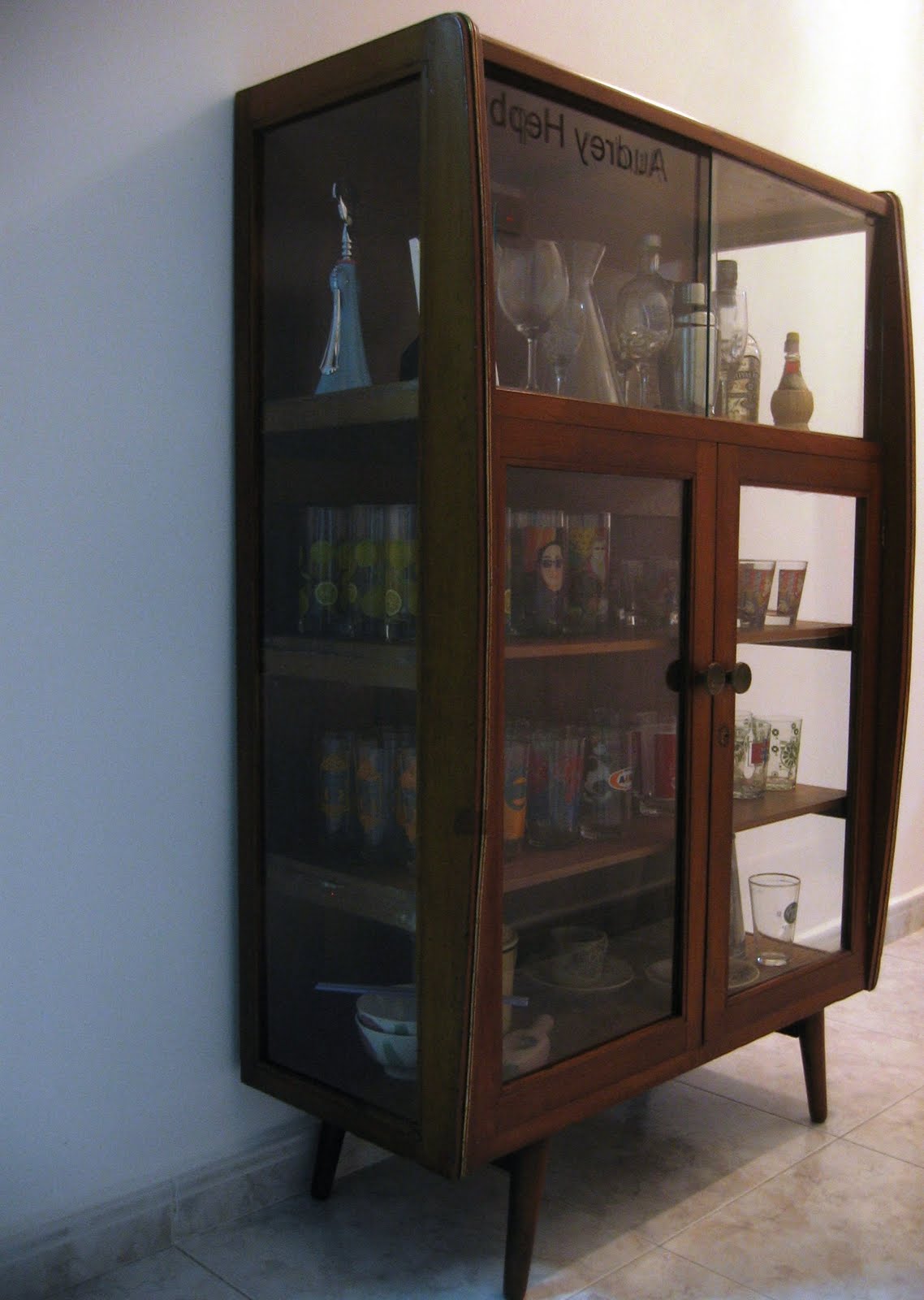 FURNITURE FINDS - THE EMERGENCE OF SIMILAR STYLES OF THOUGHTS AND WORKS ...