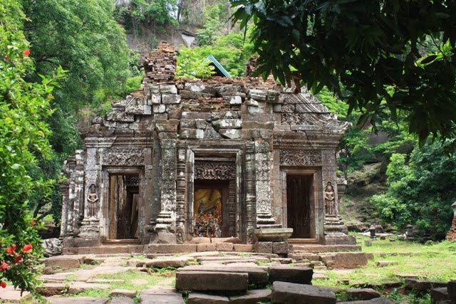 Travels in Laos and Isaan: Southern Laos - Coffee, waterfalls and Khmer ...