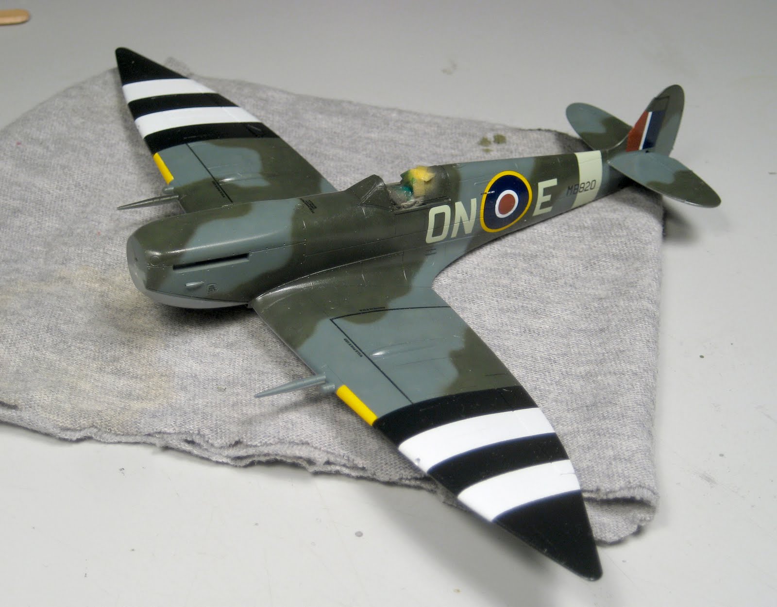 Roys Rants: Spitfire HF VII in 1/72. Part 5 of 6