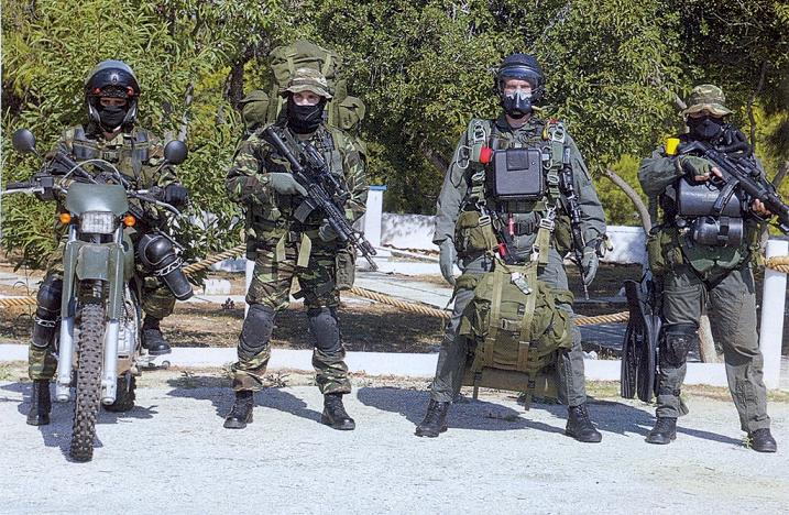 ΕΛΛΗΝΙΚΟ ΦΩΣ: Ειδικές Δυνάμεις : Το Ειδικό Τμήμα Αλεξιπτωτιστών