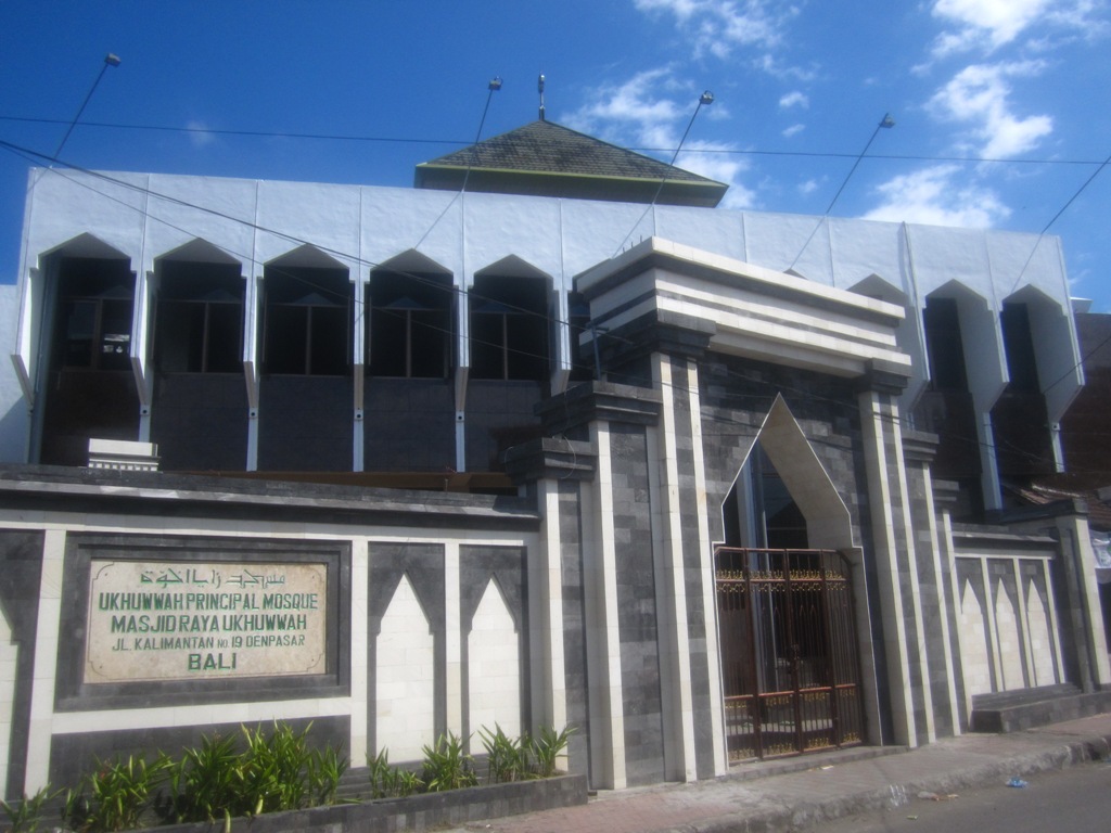 LET'S GO AROUND THE WORLD!!!: MASJID DAN MUSHOLLA DI BALI