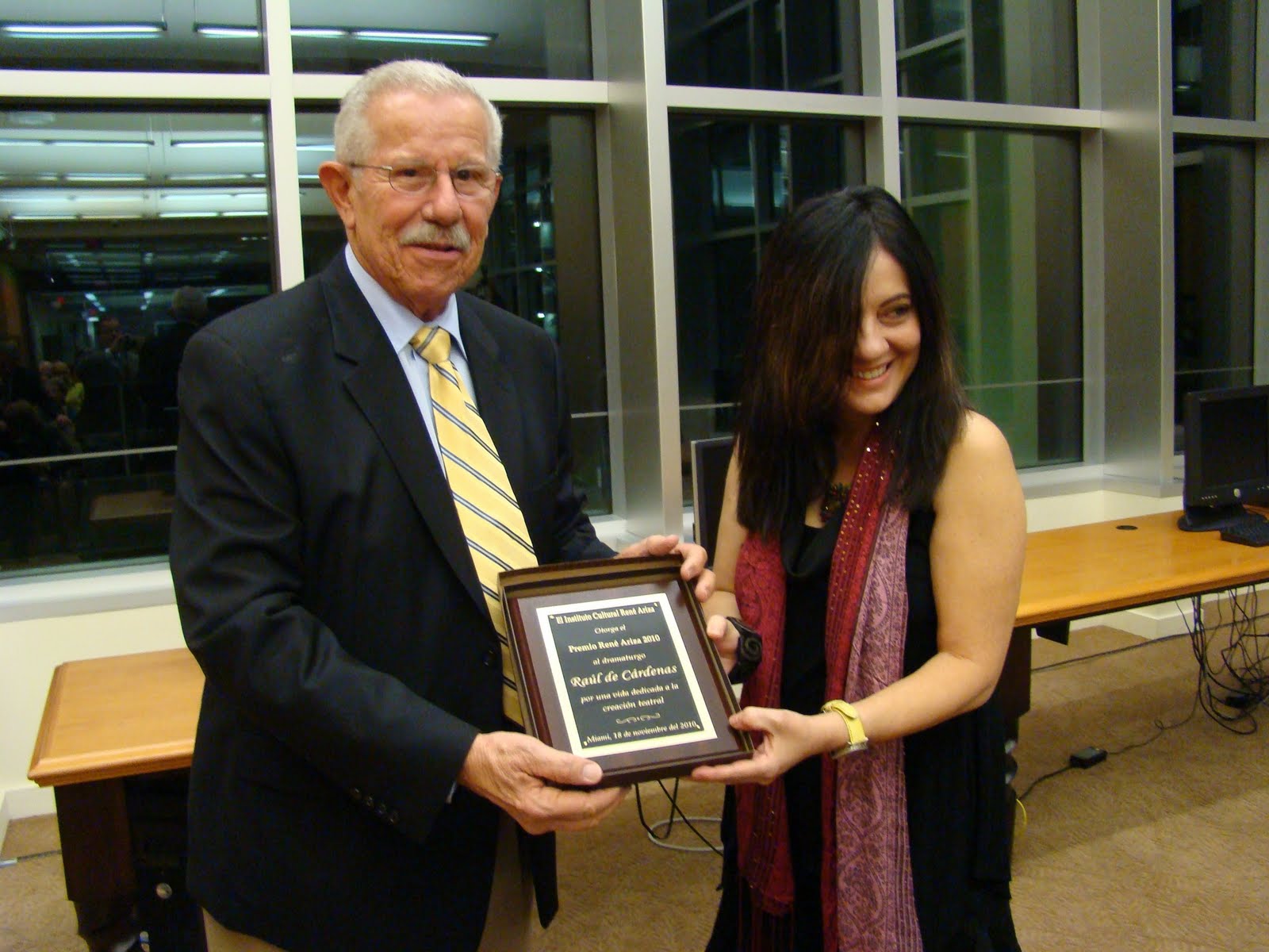 Magazine Cultural. Instituto Cultural René Ariza: November 2010