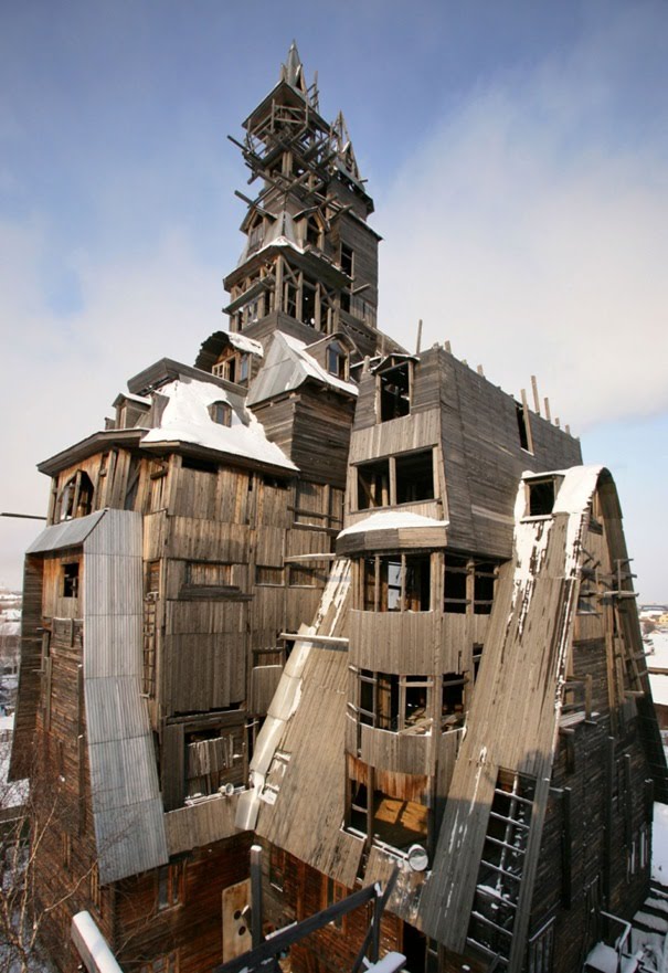 Electronic Village: Unique Building: Wooden Gangster House (Archangelsk ...