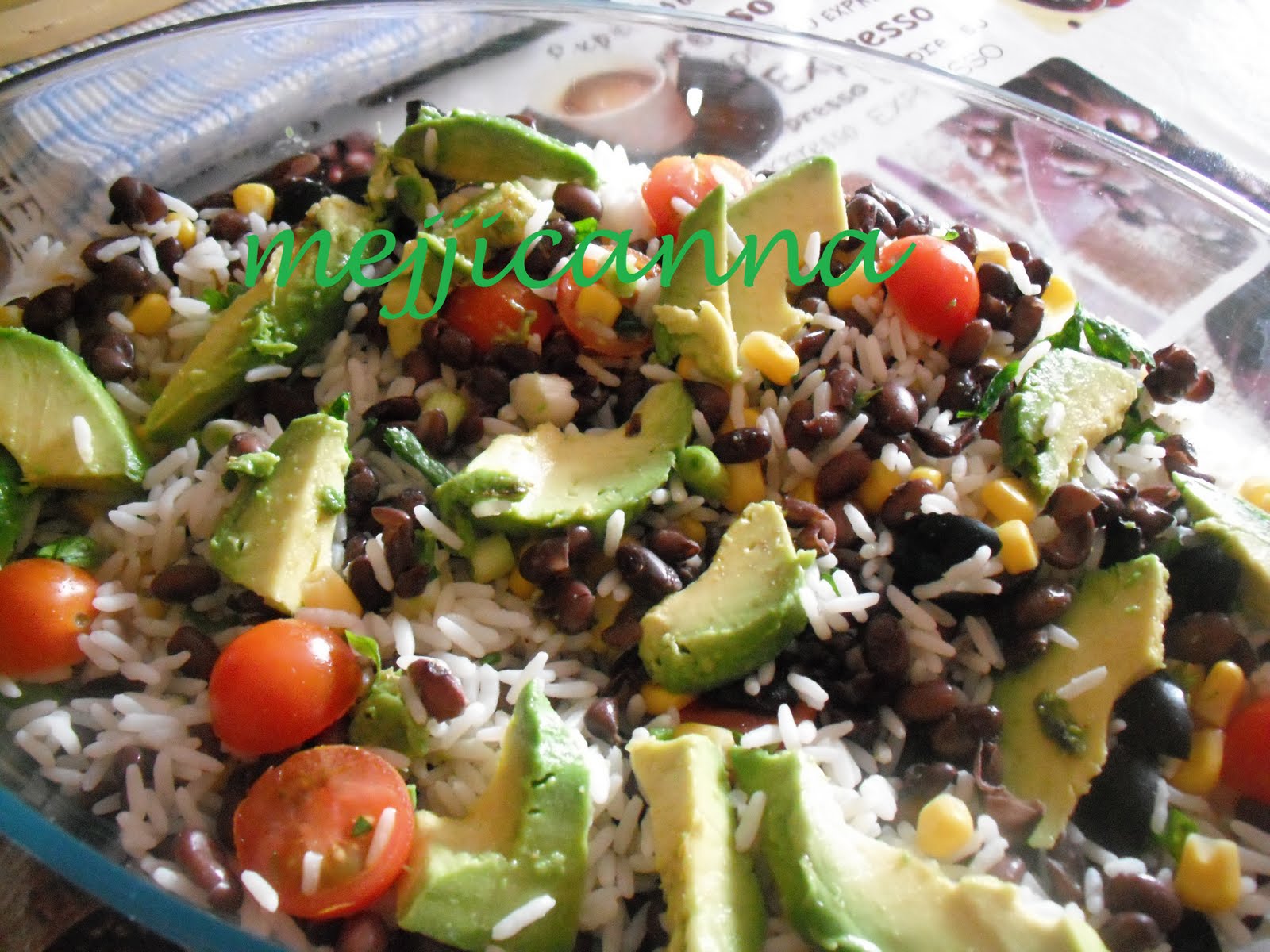 Mejjicanna: ENSALADA DE ARROZ Y FRIJOL NEGRO