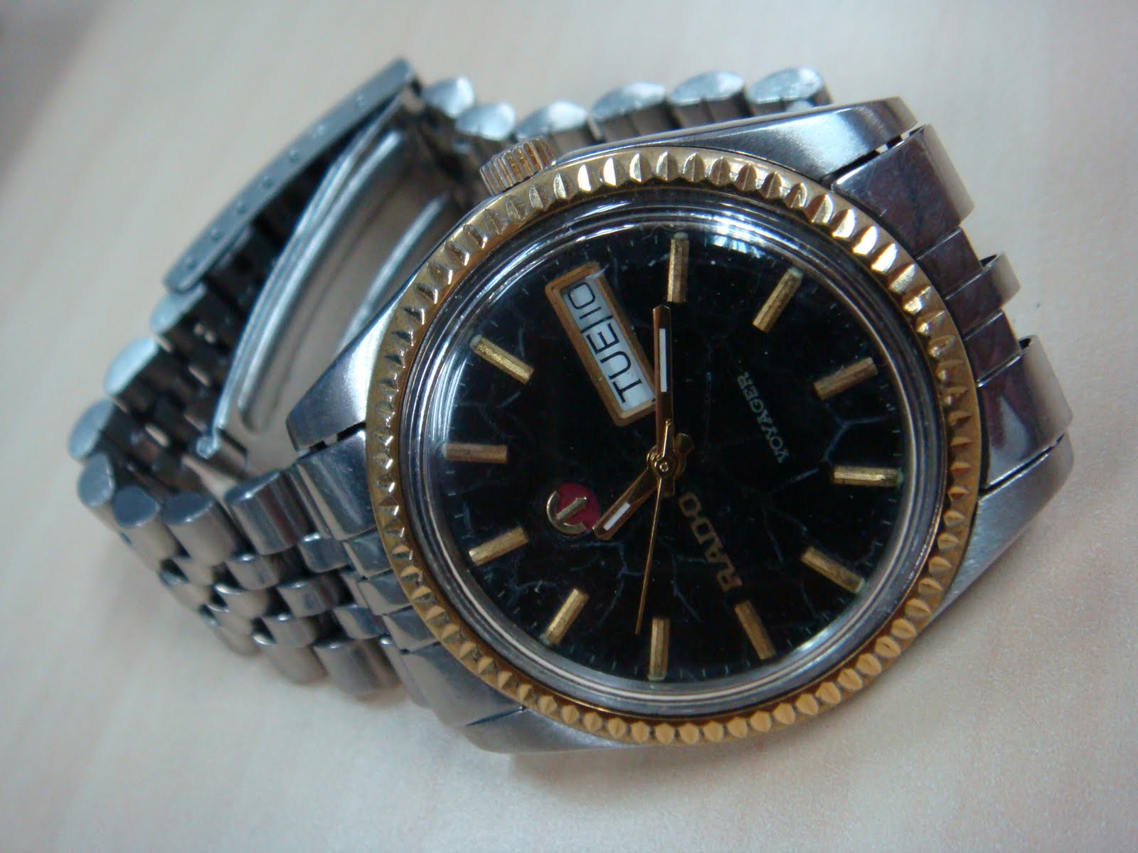 kunci jam: Rado Voyager...weather beaten