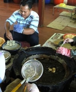 azman&ziela: Lawatan ke Kilang Che Yah Rempeyek, Pokok Sena, Kedah..