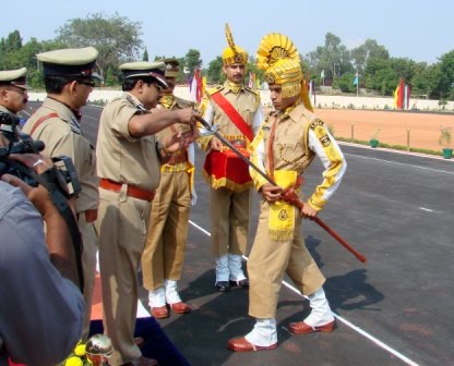 babus of india: Men in Uniform: More CISF jobs in 5 PSUs