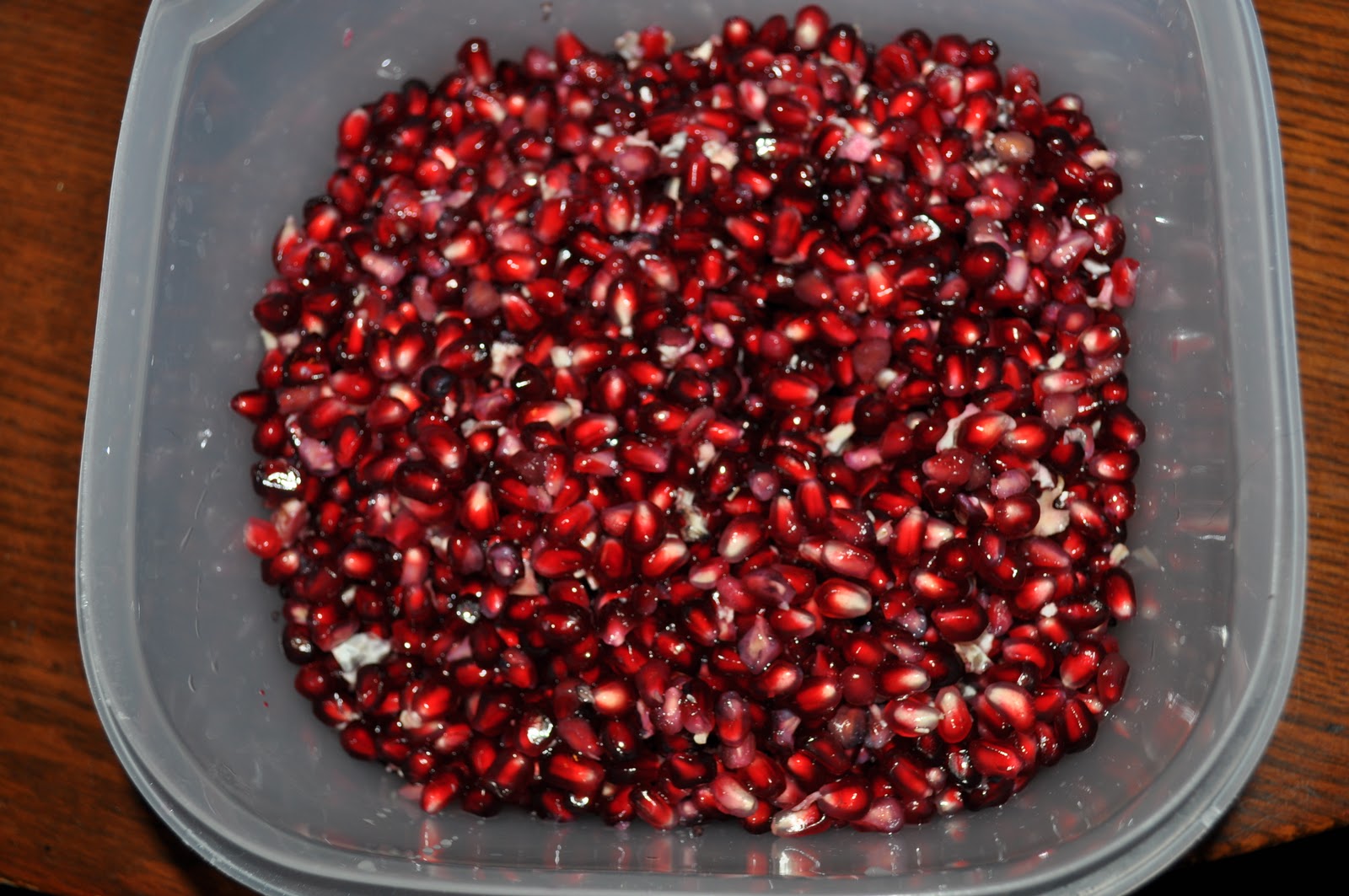 Michigan Cottage Cook: HOW TO TELL WHEN A POMEGRANATE IS RIPE.