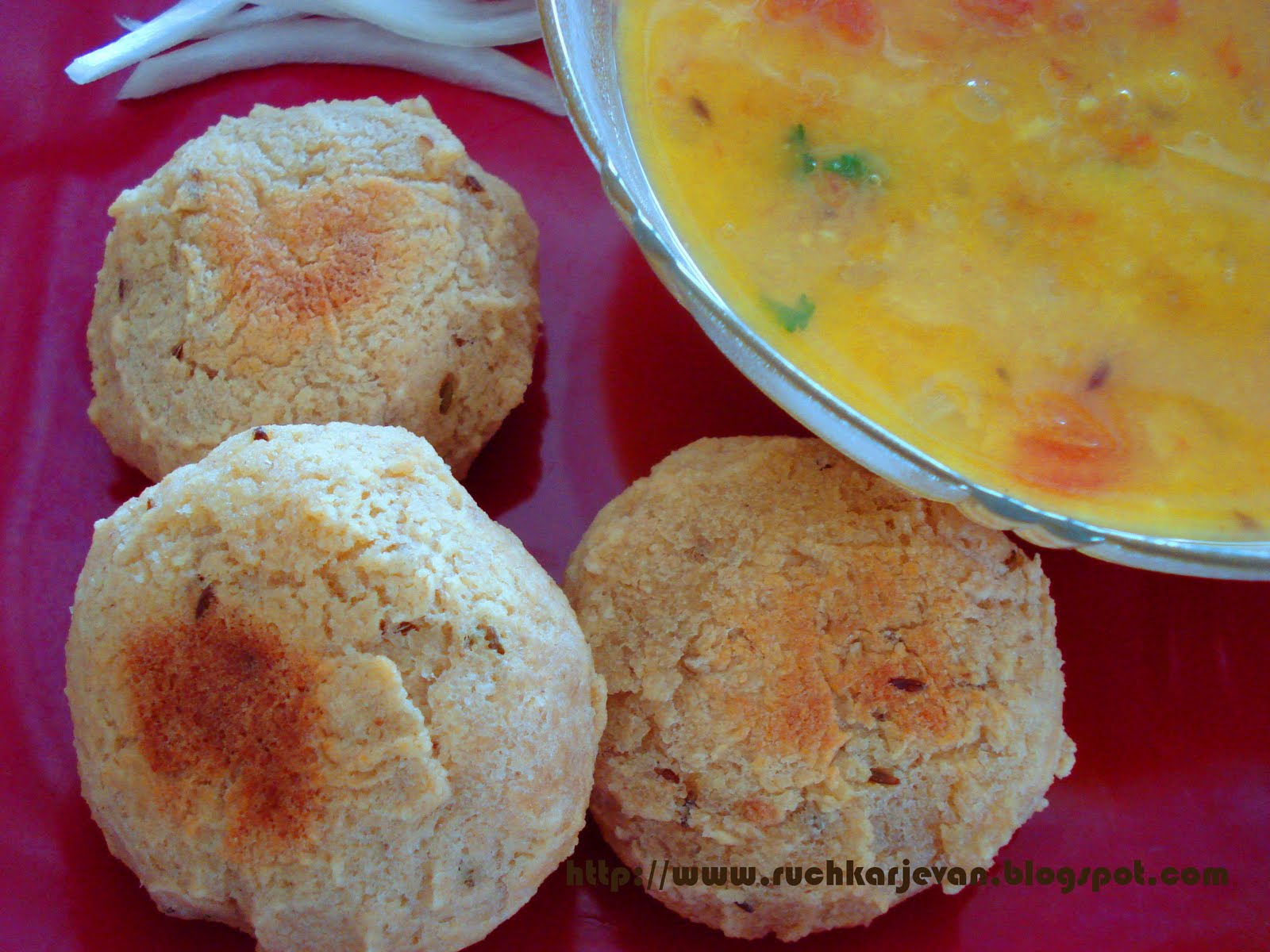 रुचकर जेवण: दाल बाटी-Dal Bati