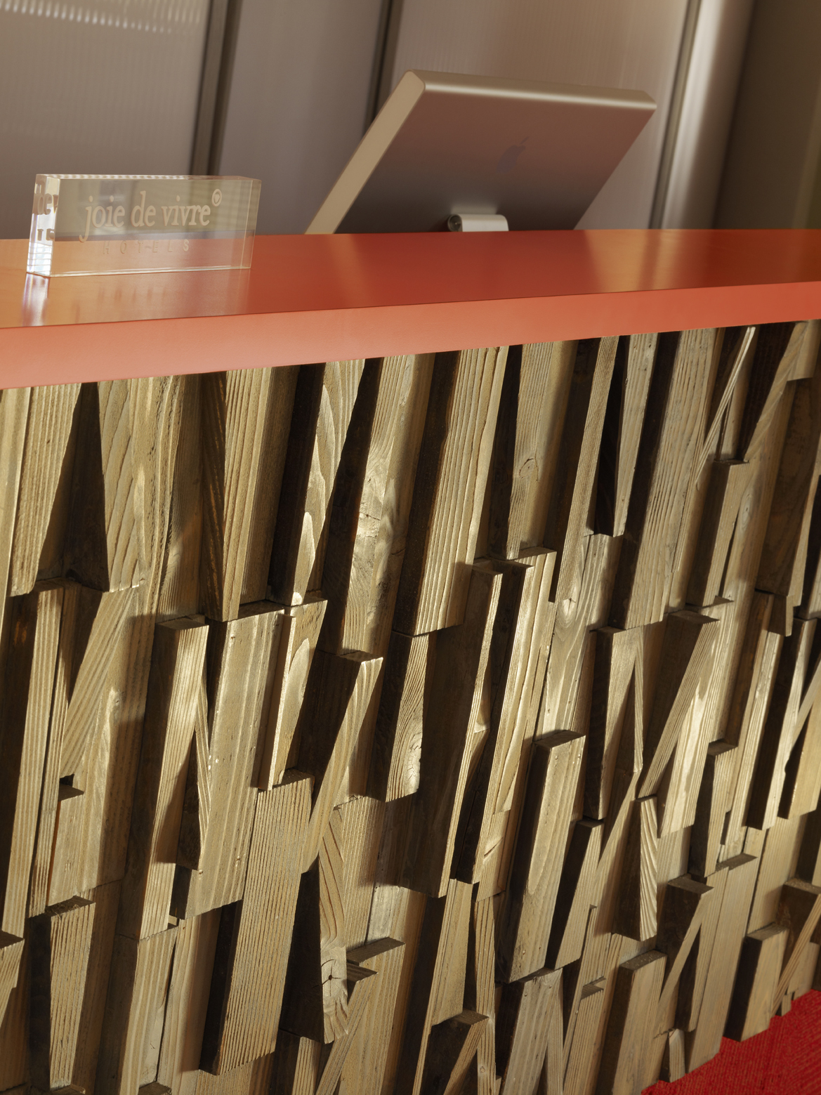 LET'S STAY: Creative Front Desk Ideas