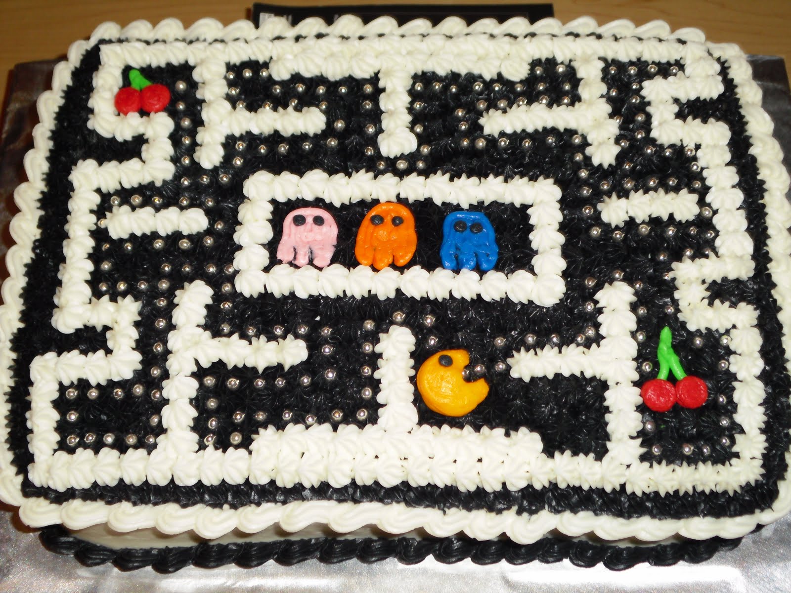 Cake Designs by Steph: Pac-Man cake!