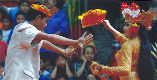 Melestarikan Budaya dan Kesenian Bali: Tari Joged Bumbung