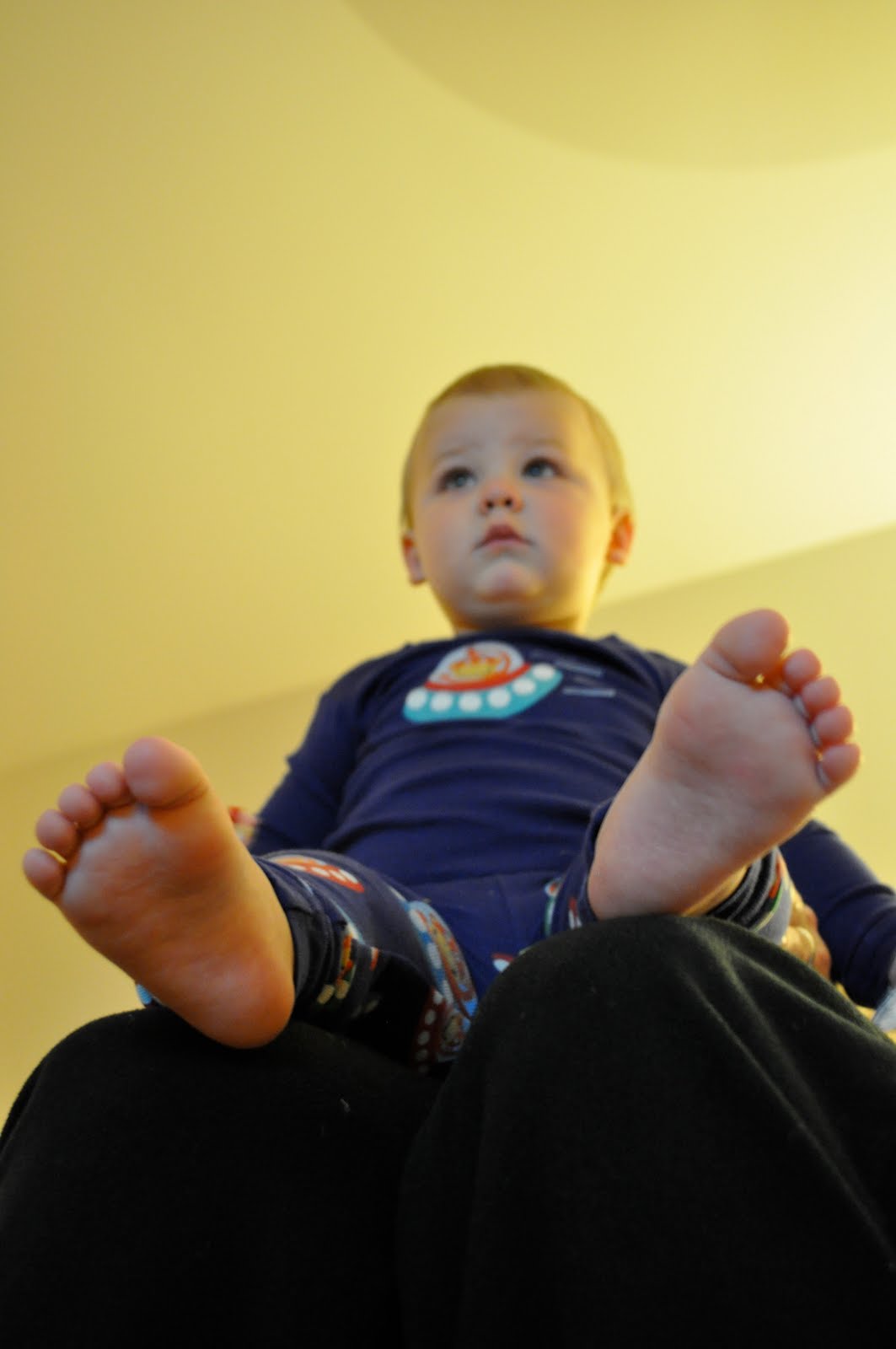 Adventures of the perfectly imperfect: Fin's Fantastically Gigantic Feet