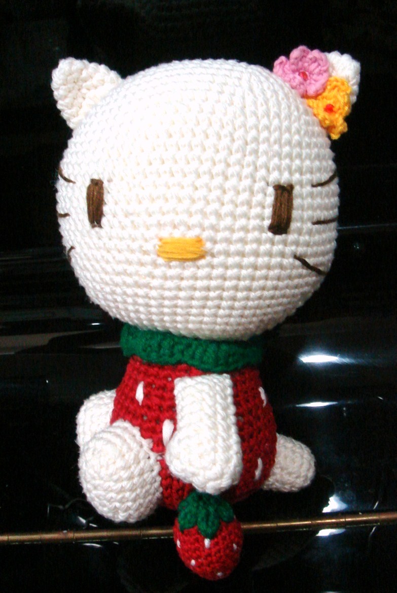 Toy Collectibles: Hello Kitty: Handmade Crocheted