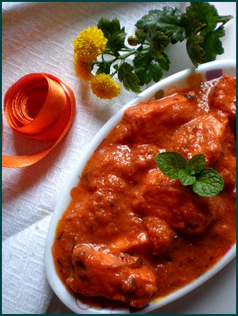 in love with food: CREAMY TOMATO PANEER laced with fenugreek and mint...