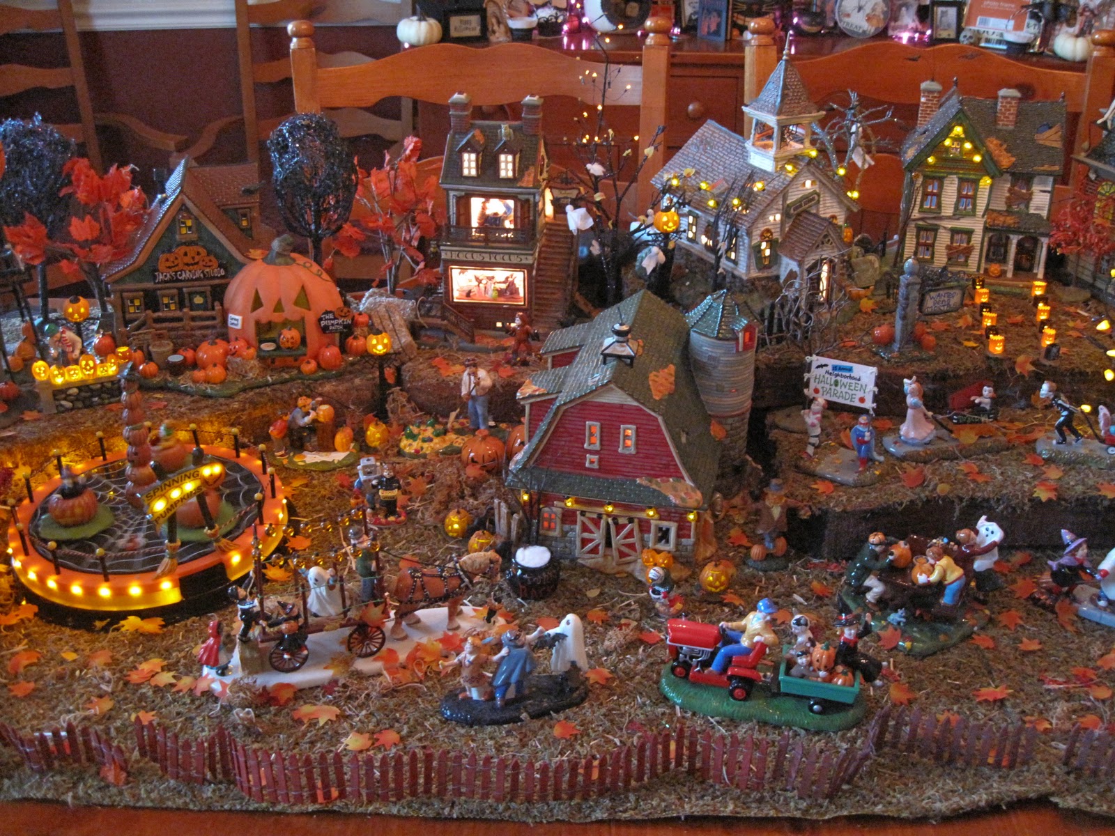SCRAPPY JESSI: Dept 56 Halloween Village