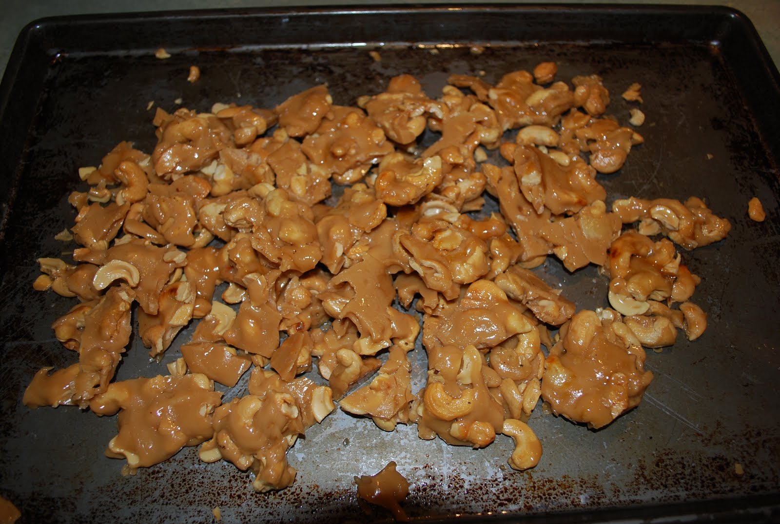 Amish Cashew Crunch Recipe - Banana-breads.com