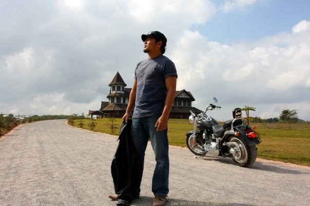 Myanmar Rocker , Zaw Win Htut and his band, Emperor