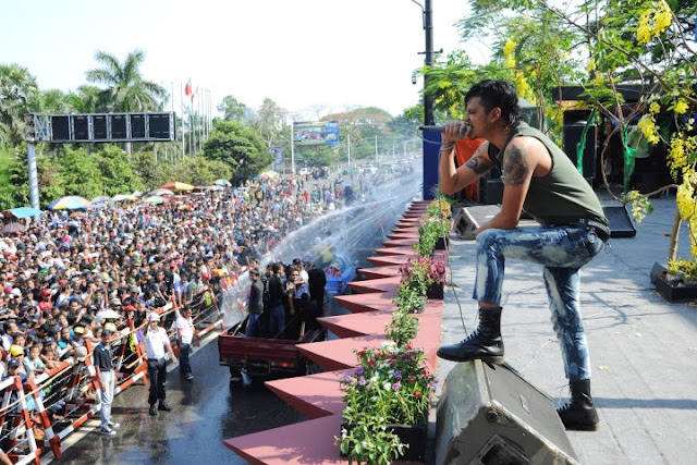 Myanmar Singers at T-Home Thingyan Stage | Myanmar Singer and Vocalist ...
