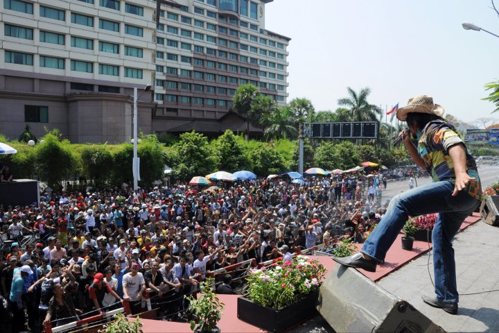 Myanmar Singers at T-Home Thingyan Stage | Myanmar Singer and Vocalist ...