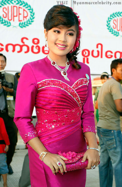 Myanmar Actresses' Fashion at 2007 Myanmar Film Academy Award Ceremony 3