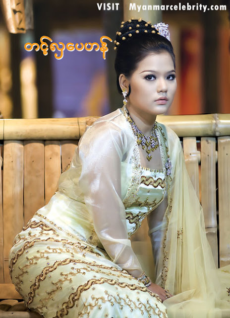 Myanmar Popular Singer, Sandi Myint Lwin with Burmese Traditional Dress ...