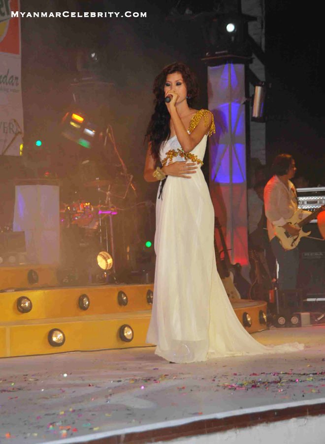 Myanmar Singer, Chan Chan Perform @ 7 Golden Girls Concert | Myanmar ...