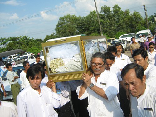 Myanmar Actor Kyaw Thu Met With Daw Aung San Suu Kyi