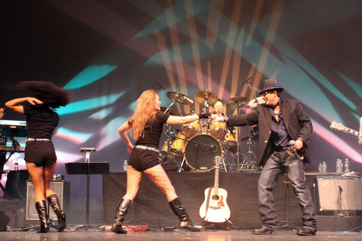 Actor Soe Thu Perform with Two Dancers @ New York