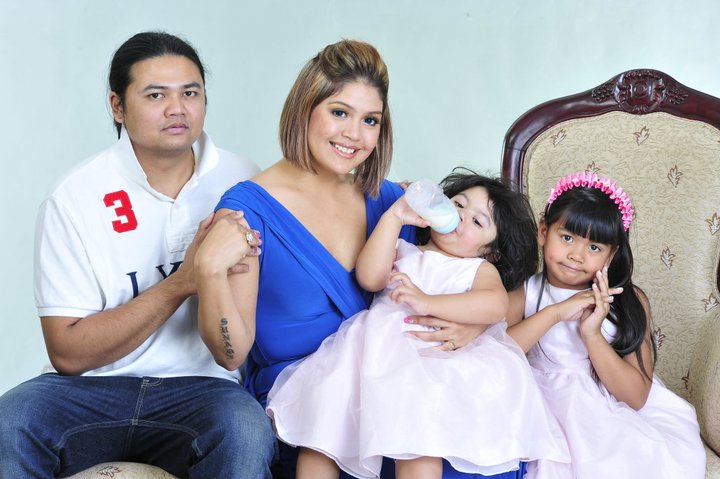 Myanmar Former Model Girl, Smile's Family Photos | Myanmar Celebrity ...