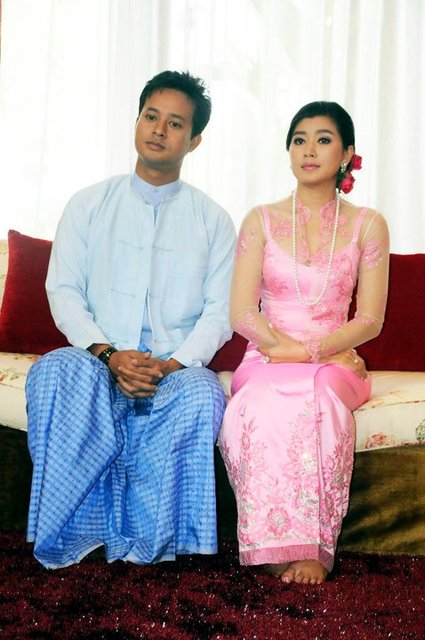 Pyay Ti Oo Asking formally for the hand of Eaindra in marriage ...