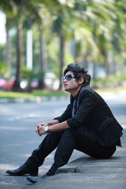 Myanmar Actor and Model : Myint Myat's Outdoor Fashion Photos