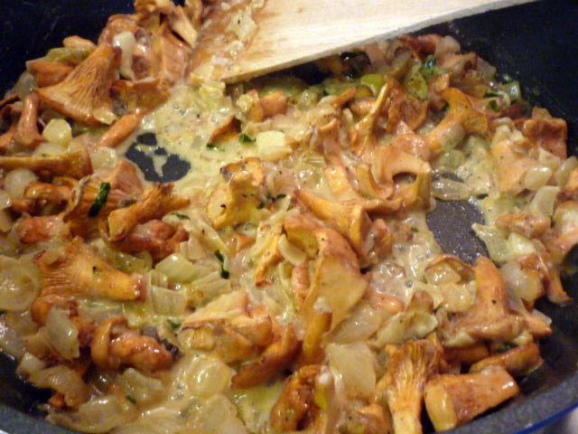 Bolli's Kitchen: Pâtes aux girolles - Pfifferlingspasta