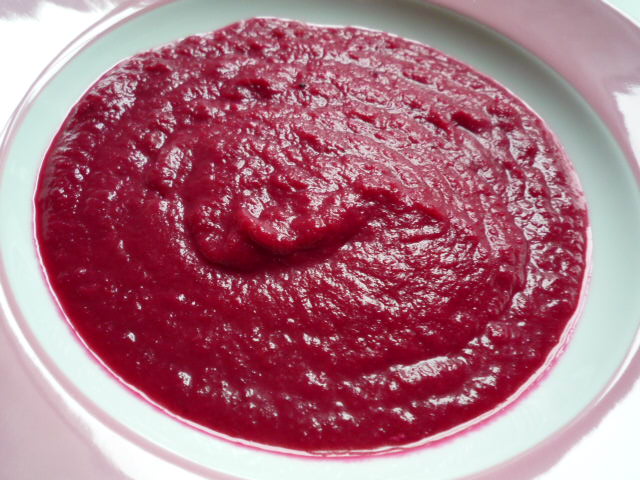 Bolli's Kitchen: Soupe de betterave rouge - Rote Beete Suppe