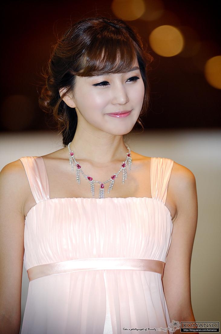 HOT XXX: Choi Yu Jung [최유정] At Fashion Show