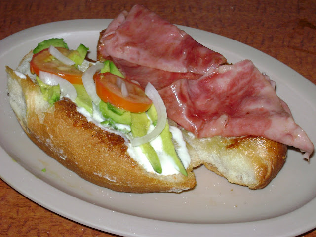 Lonche de Jamón {Mexican Sandwich} - La Cocina de Leslie