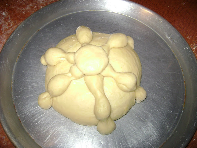 Pan de Muerto {Day of the Dead Bread} - La Cocina de Leslie