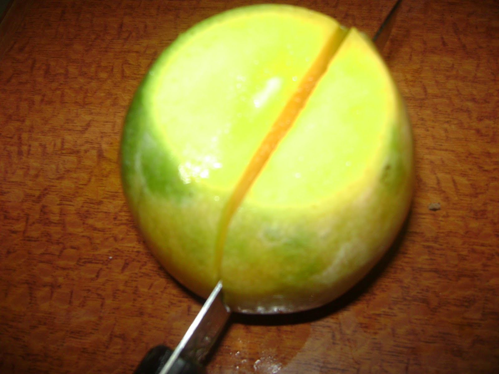 How to Peel & Slice a Mango - La Cocina de Leslie