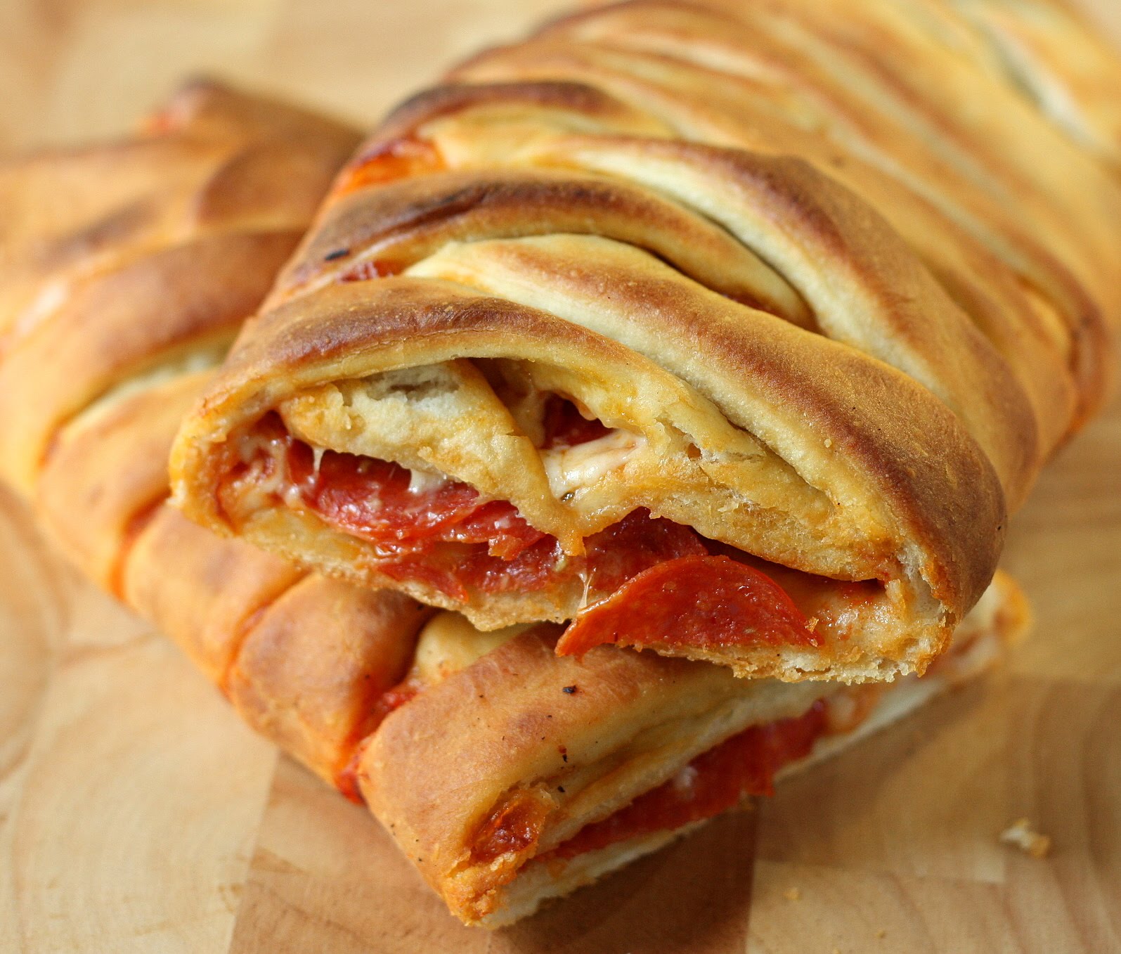 Mangio da Sola: Pizza Braid and My Makeshift Pizza Sauce