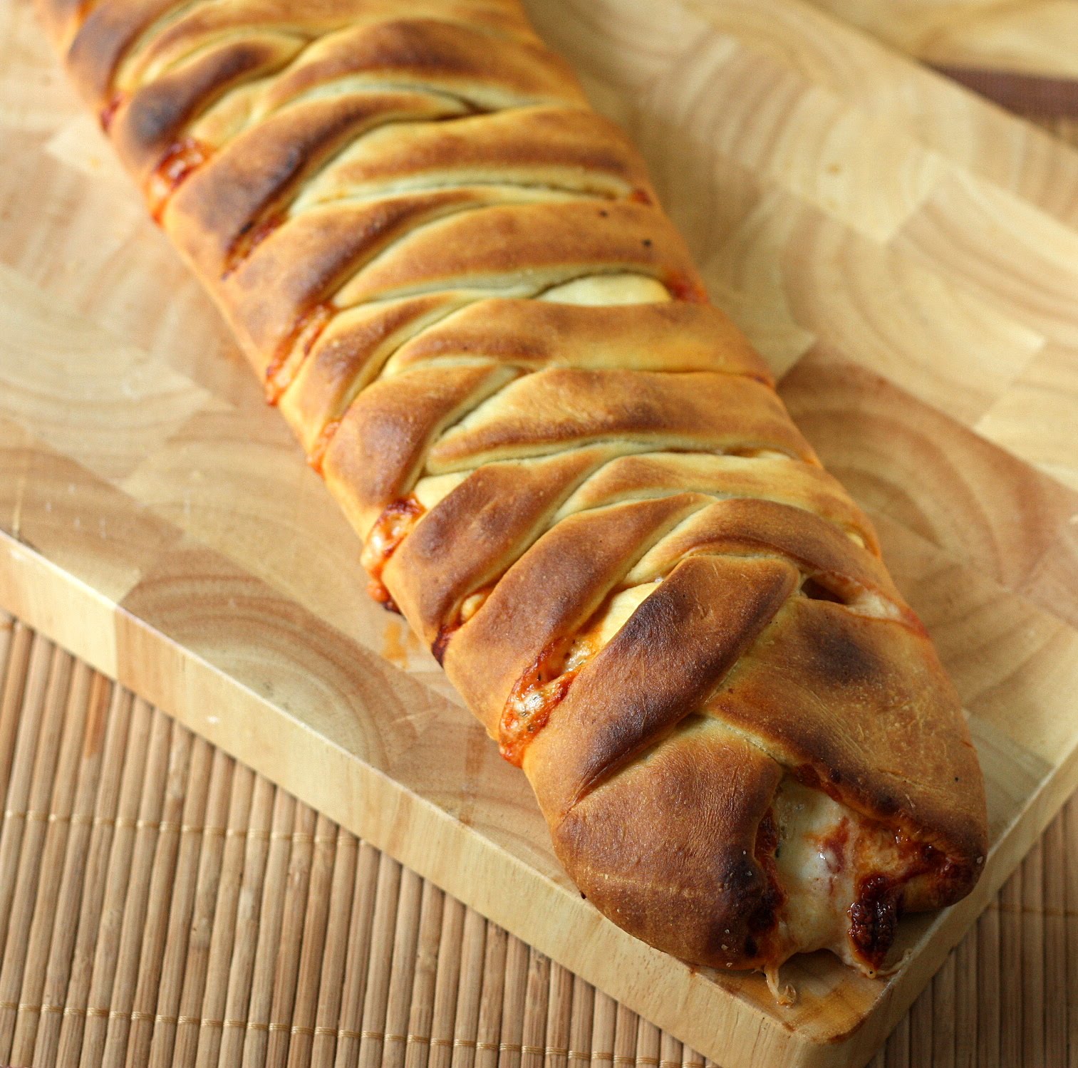 Mangio da Sola: Pizza Braid and My Makeshift Pizza Sauce