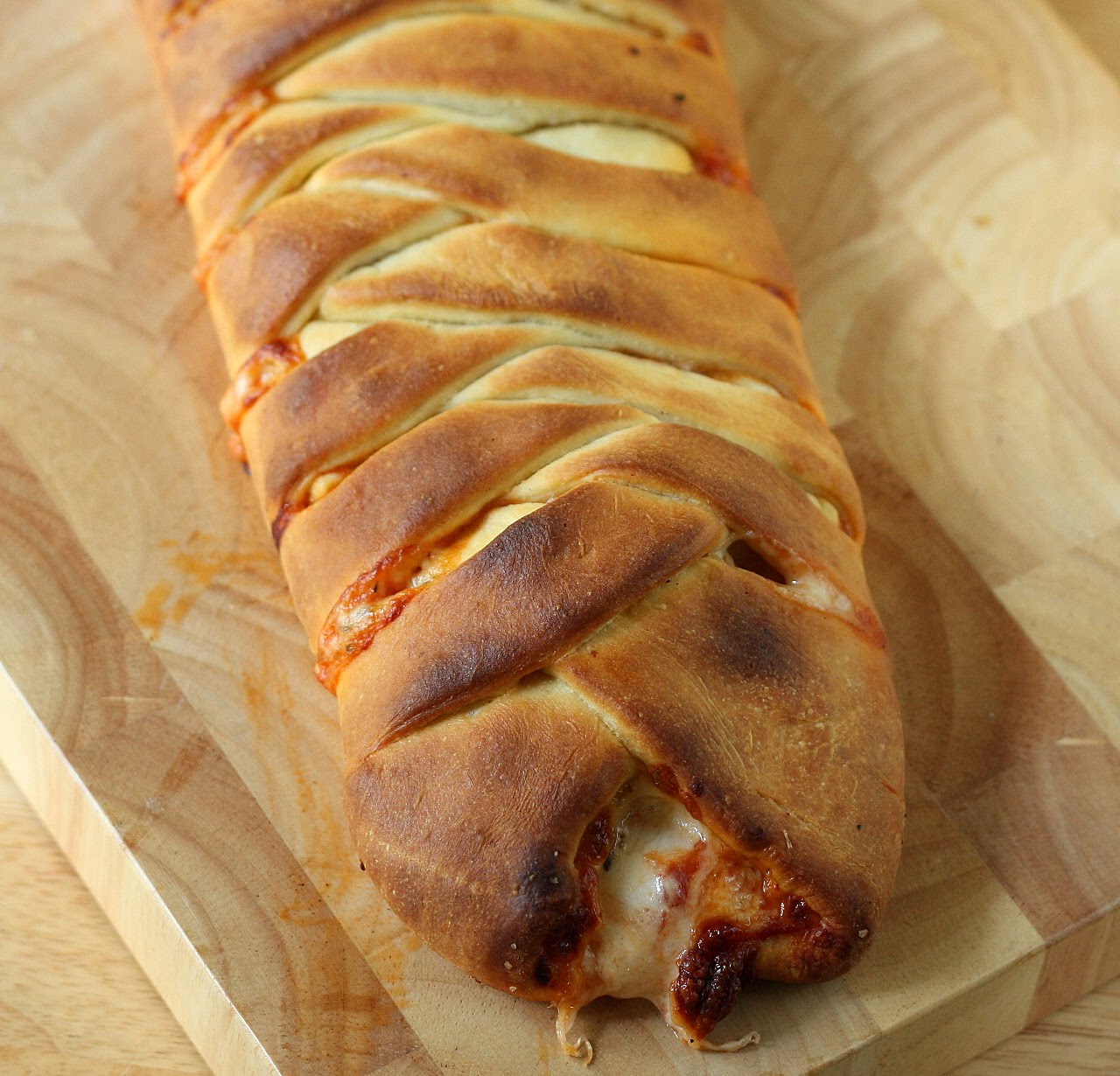 Mangio da Sola: Pizza Braid and My Makeshift Pizza Sauce