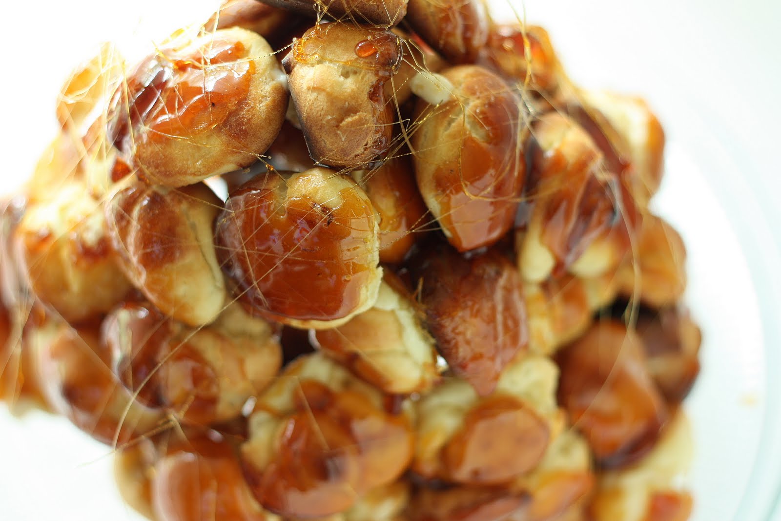 Mangio da Sola: Daring Bakers: Pièce Montée and a Croquembouche