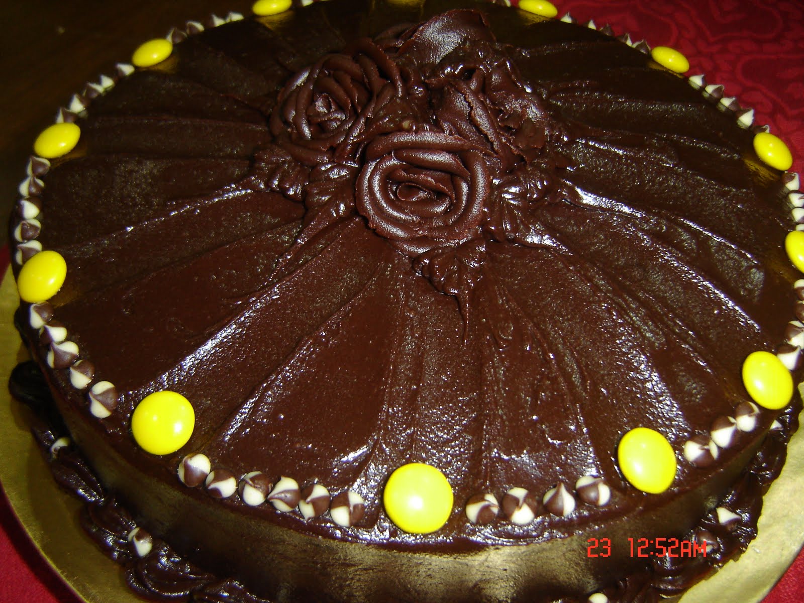 DASH BUTTERCREAM (DBC)...: Steamed Chocolate Cake w ganache...