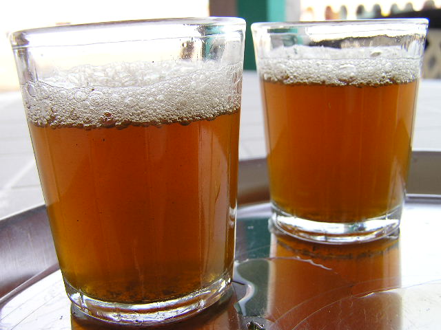 الشاي المغربي وطريقة اعداده وطريقة تقديمه