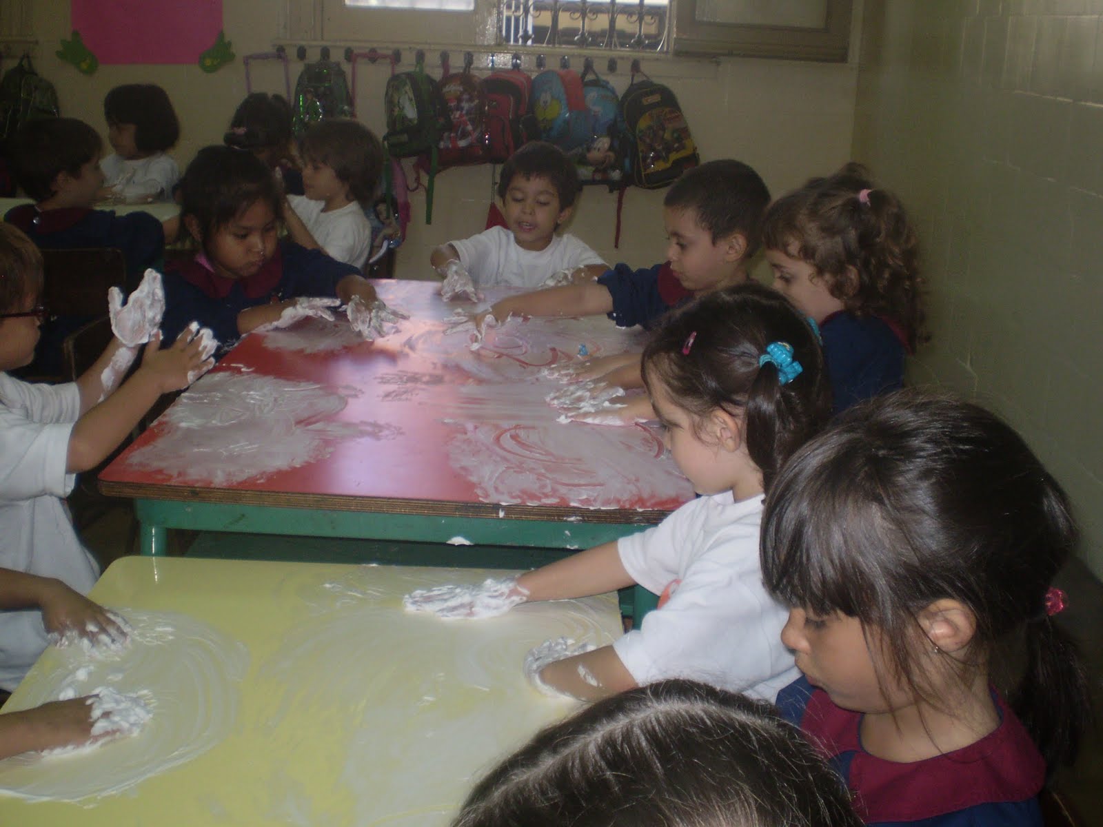 "Mi sala de jardín": Receta para prepararles a los niños masa para modelar
