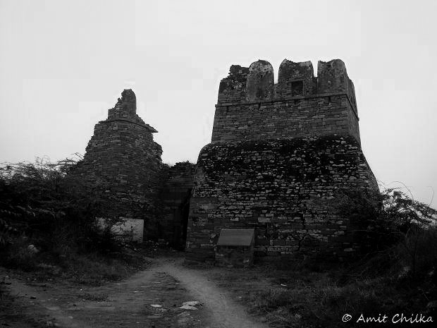 Rajasthan on my wheels: Malkot fort - Merta